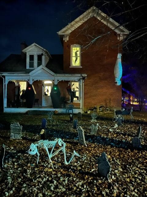 Harper Wins Halloween Decorating Contest – The Journal – Leader